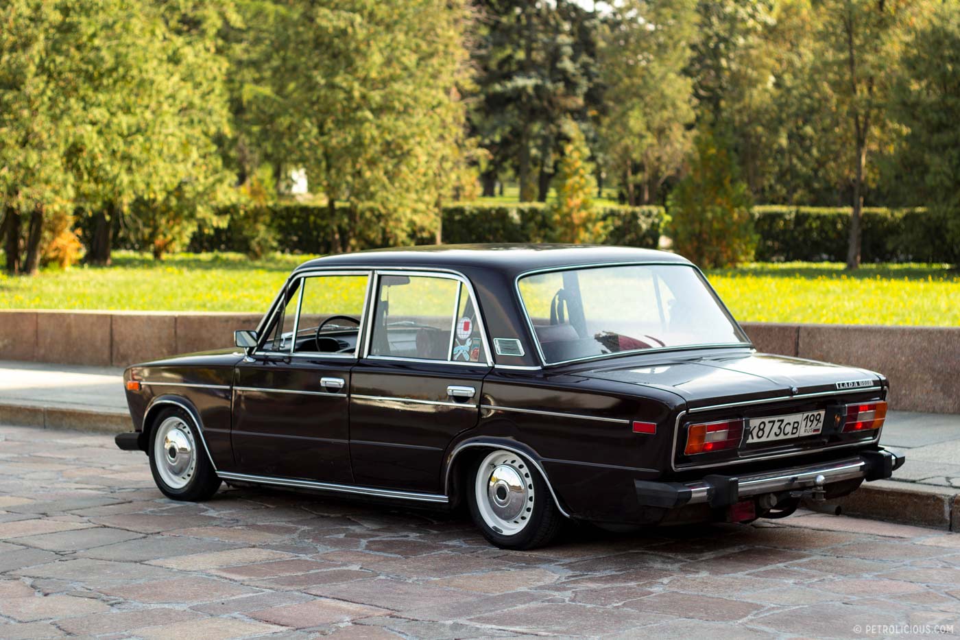 Despite Lorry and License Issues, Lada Motors On - PetroliciousPetrolicious