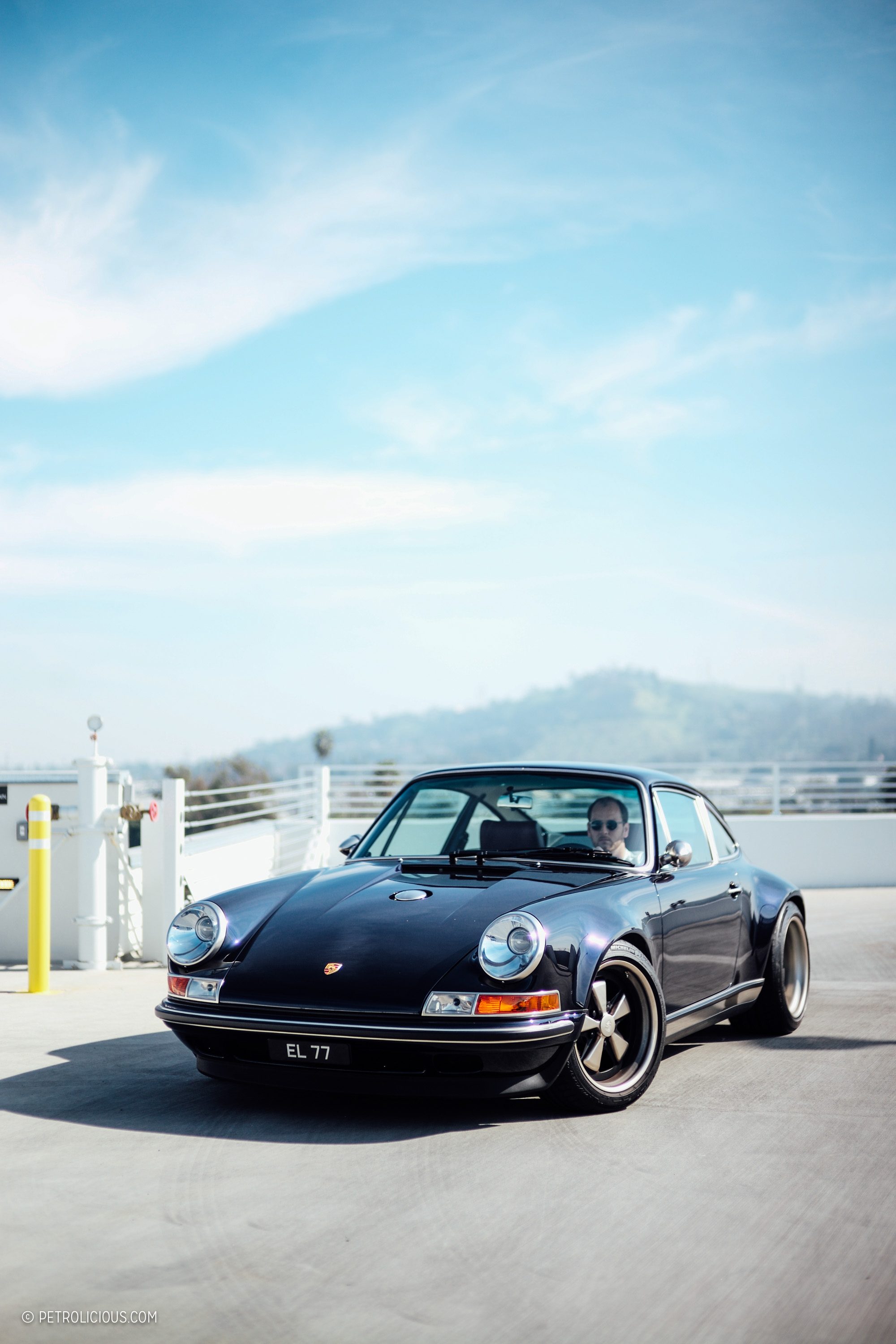 A Quick Glimpse Into What It's Like To Own A 911 Reimagined By Singer ...