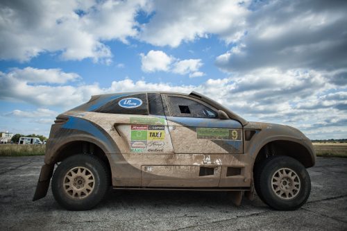 This Porsche Macan-Bodied Rally Raider Was Built For The Dakar ...