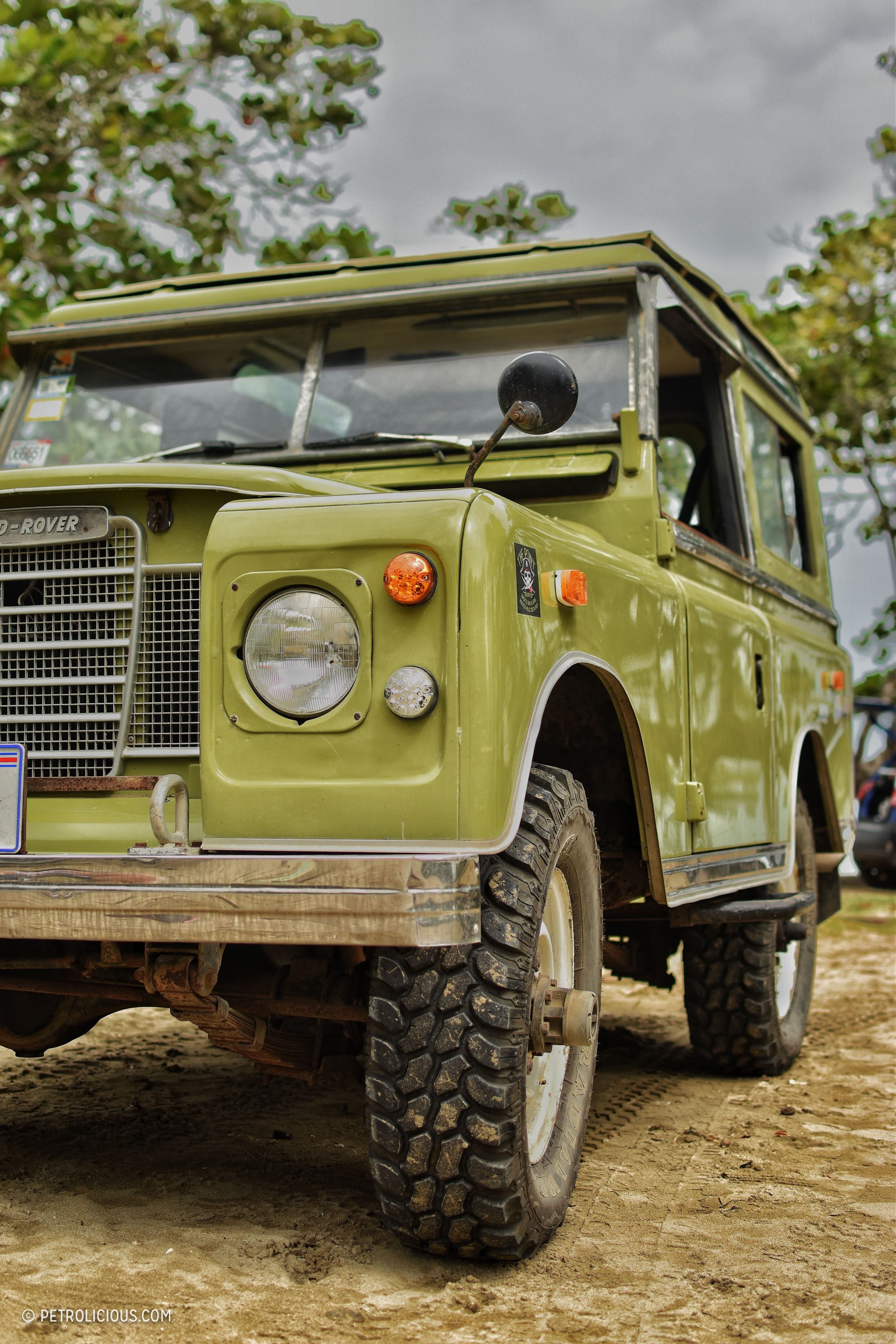 These Series Land Rovers Are Taking It Slow By The Costa Rican Seaside ...